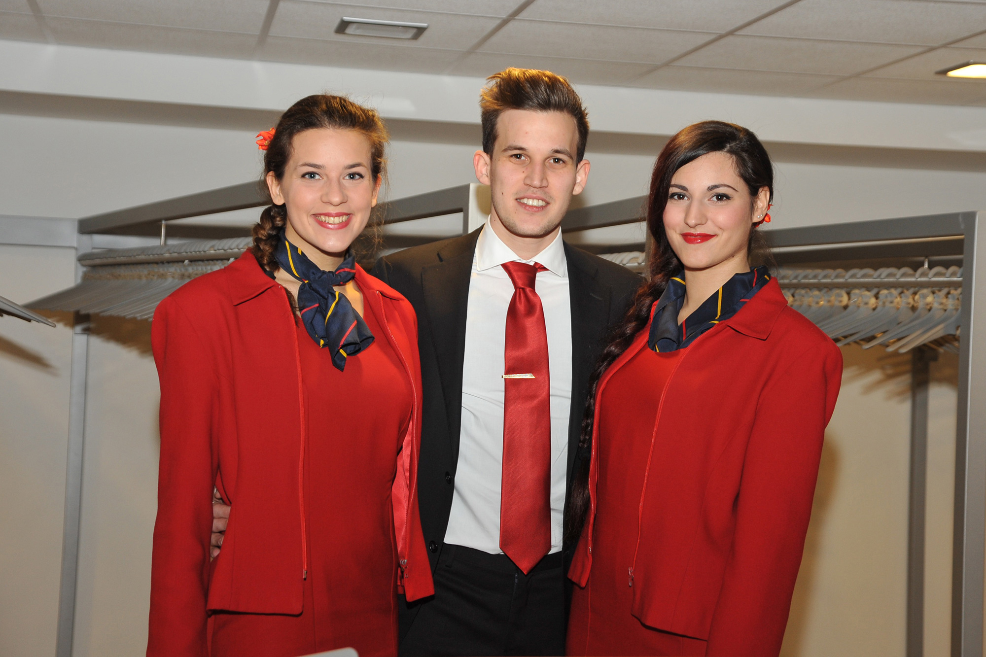 Invia il curriculum per diventare hostess o steward